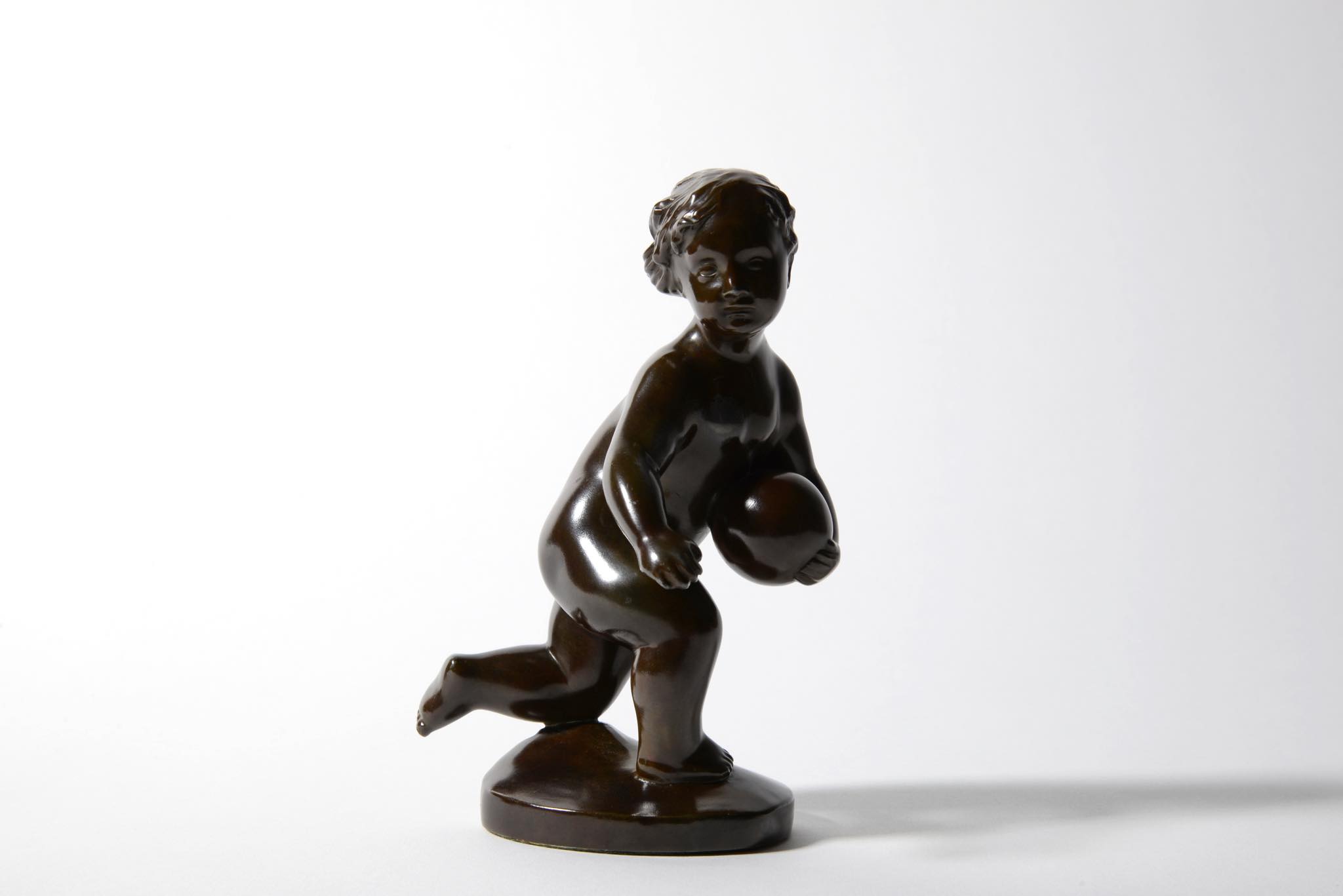 Just Andersen Pige med bold｜Luca Scandinavia | 北欧ヴィンテージ・工芸・アート