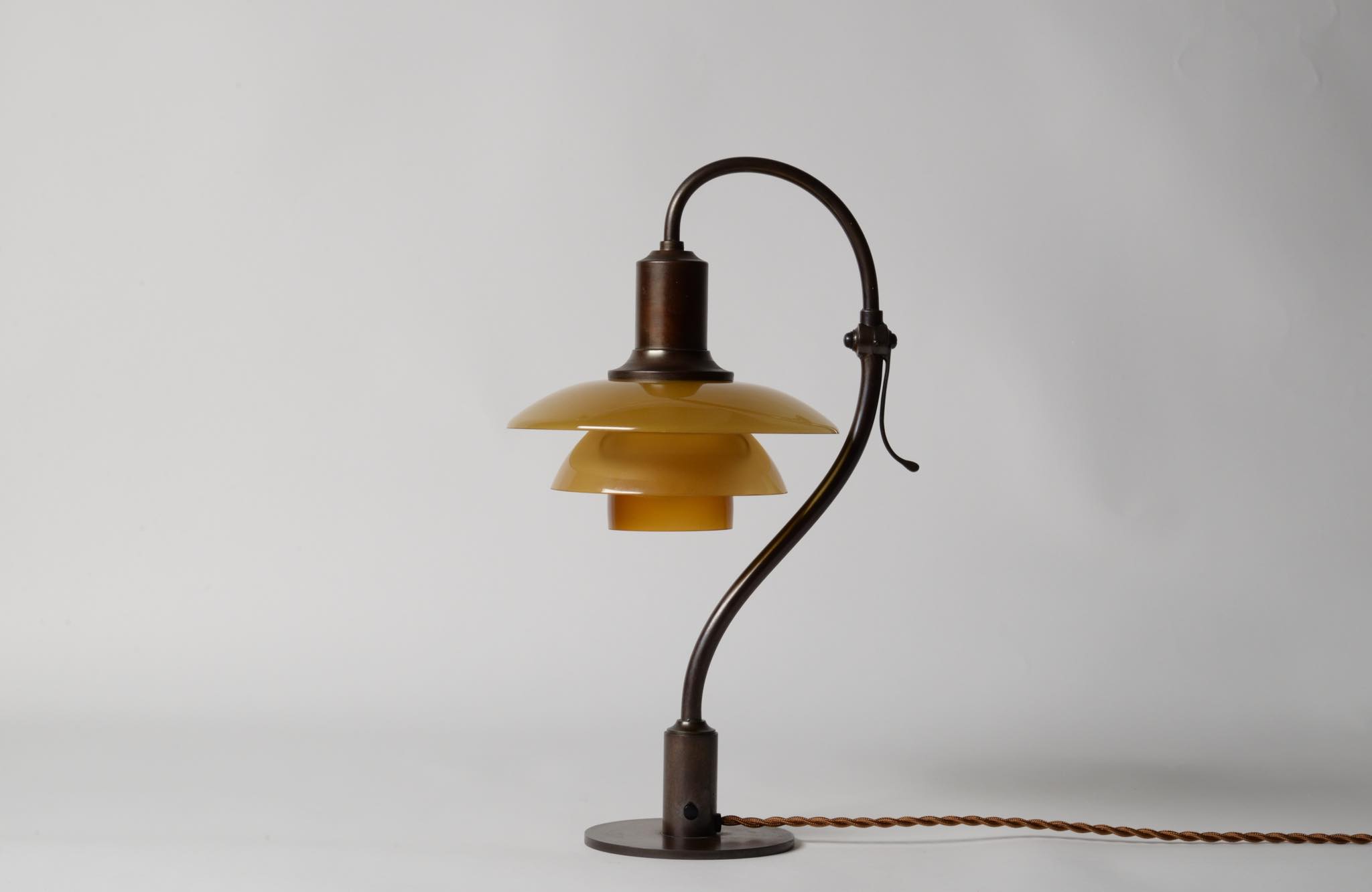 Poul Henningsen PH 2/2 “Question mark” table lamp｜Luca Scandinavia | 北欧 ...